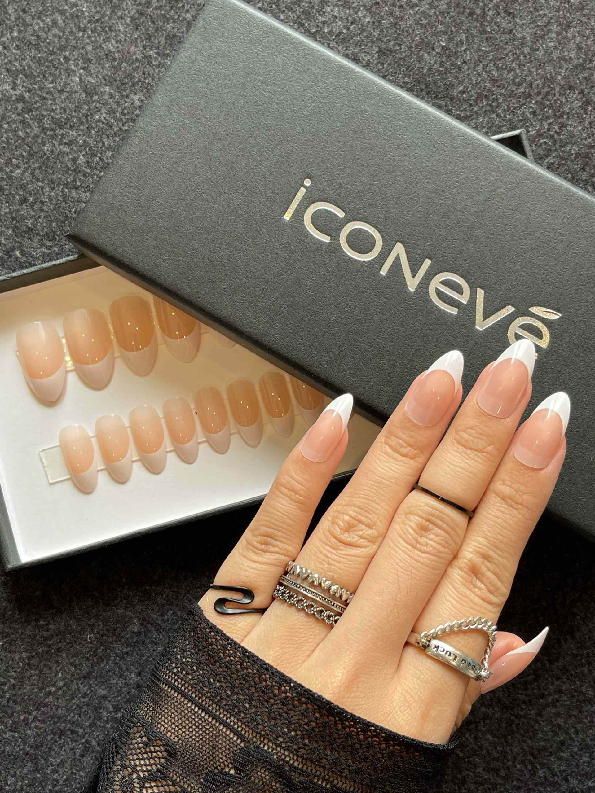 French Apricot - Glänzend Mandel – Iconeve.de