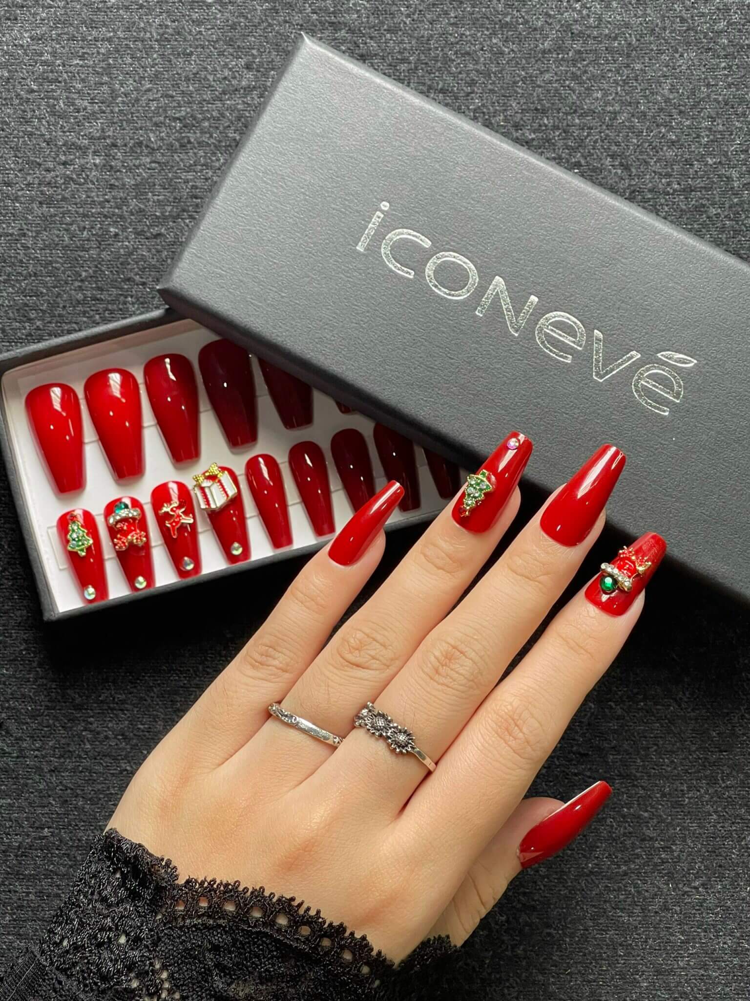 Santa Red - Glänzend Coffin – Iconeve.de